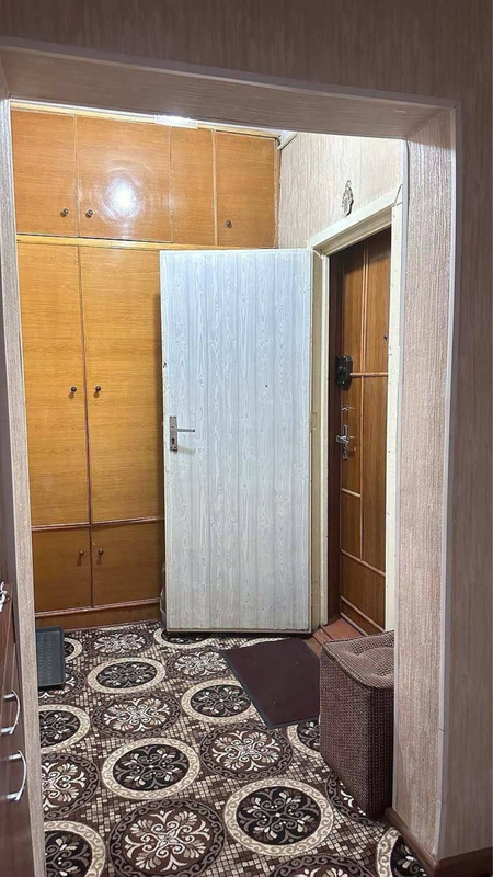 Чилонзор тумани 20А мавзе, 2/2/9, 70 м2 квартира шошилинч сотилади