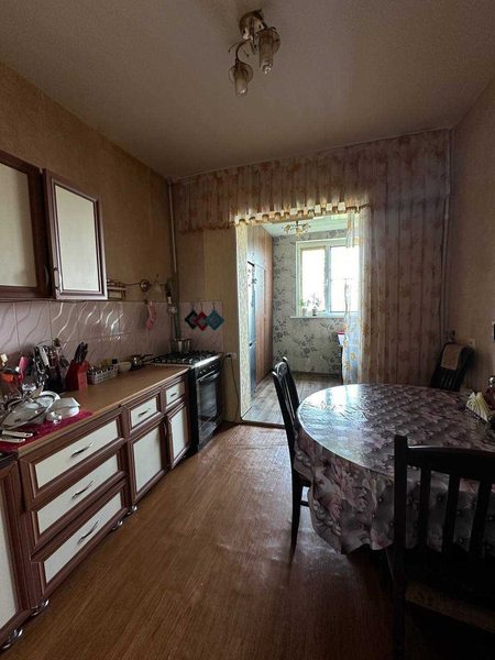 продается 3/8/9 на Госпитальном
