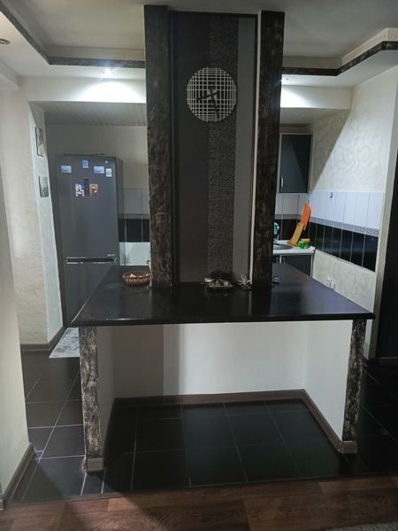 Продаётся квартира 122м². Яккасарайский р-он улица Бобура.