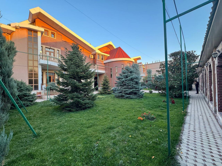 Продаётся дом. Центр Луначарского. 12 соток.
