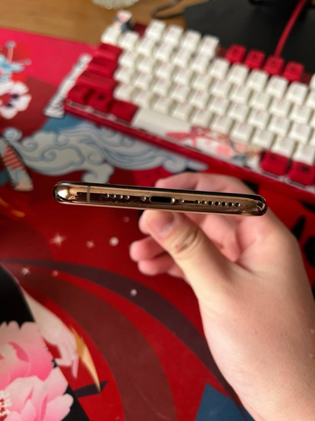 Продаю iphone xs max 512gb gold