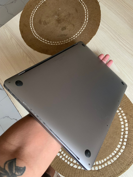 MacBook Pro 16-inch 2019 intel core i7 512gb продам!