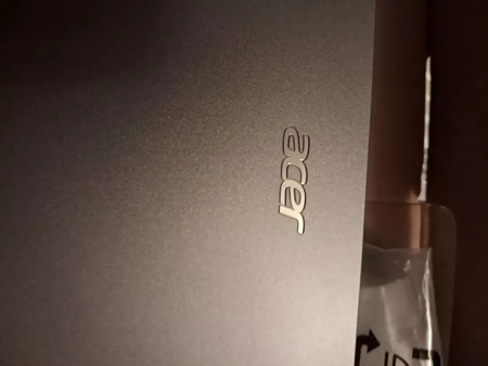 Ноутбук ACER Сотилади янги хали сотиб олиб ишлатимаган янги турипти