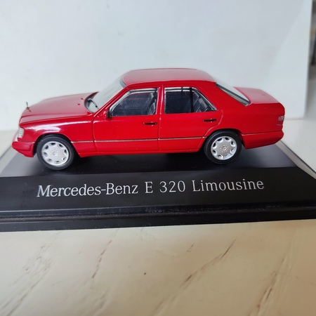 Продам модель Мерседес w124
