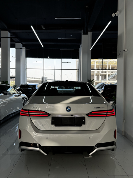 Bmw I5 eng full tayyor avtokredit