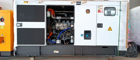 Дизельный генератор YIHUA GENSET 200KWT ,dizelniy generator divijok