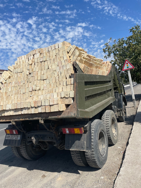 Пиштган гишт даставка мавжуд