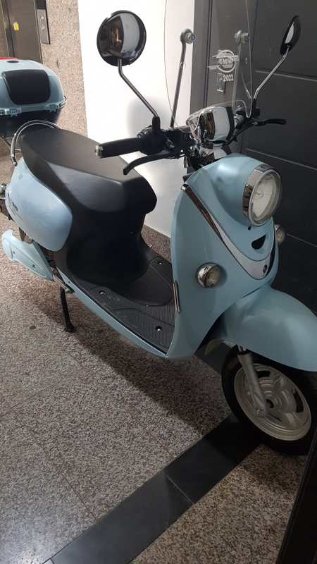 Оригинальный электроскутер Италия Vespa