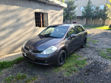 Nissan Tiida , latio sedan 2008