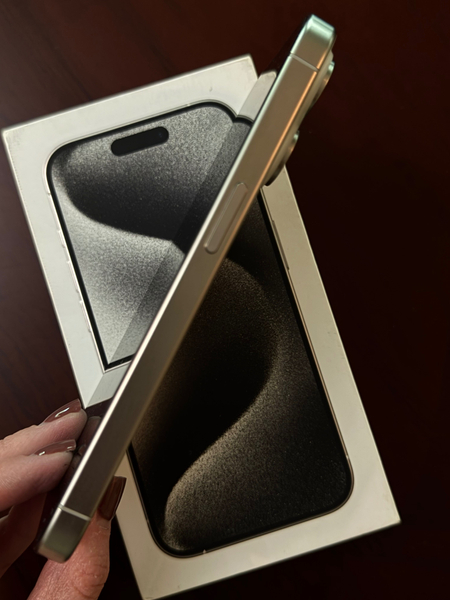 iPhone 15 pro с гарантией