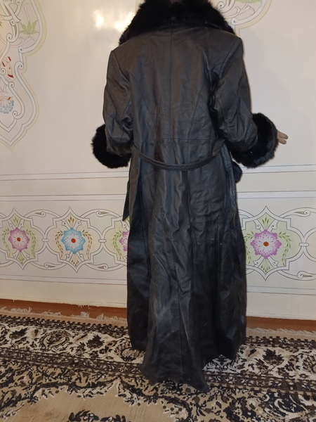 Кожаный плащ женский