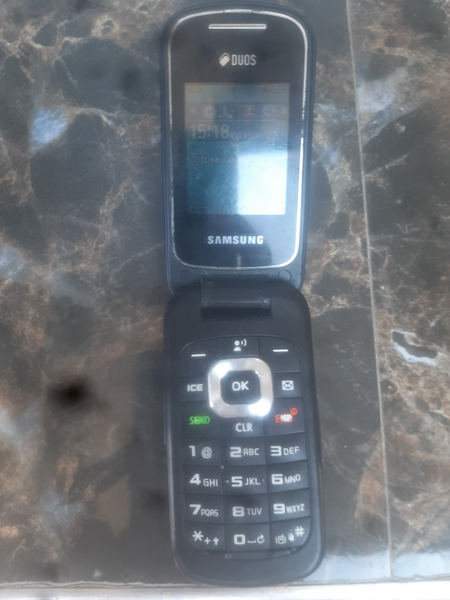 Продаётся свой телефон samsung раскладушка