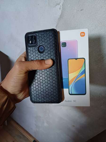 Redmi 9C satiladi dokument karobkasi bo