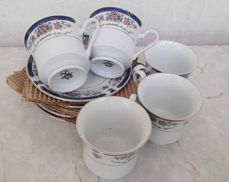 Продажа кухоннной посуды, чайных сервизов .