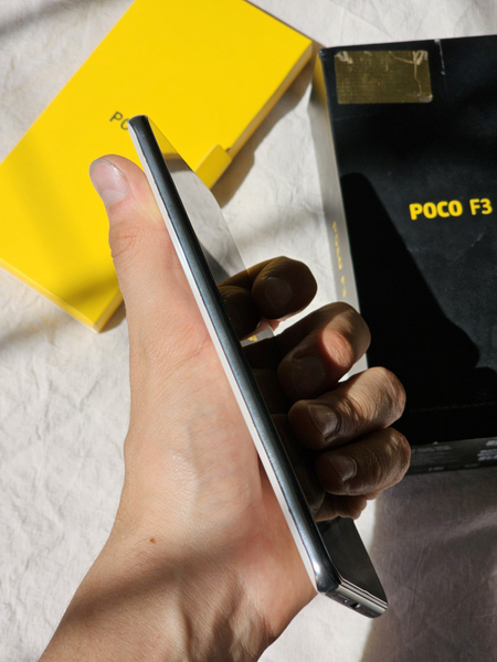 Poco F3 128Gb Ideal, Karopka bor