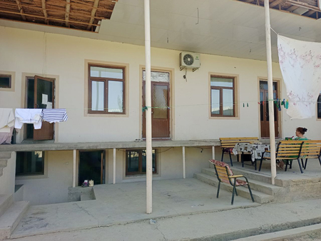 Nazarbekda 3 sotix xovli sotiladi
