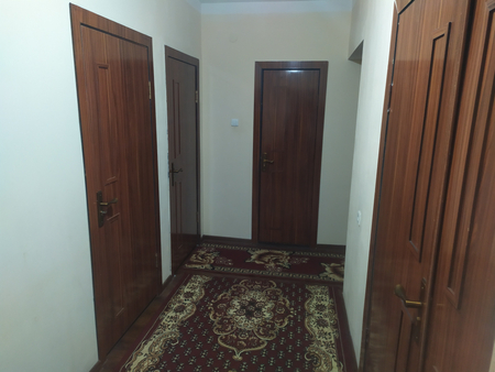 Sasiq ko'ldagi 7 etajli 4 qavat 5 honali uy sotiladi.