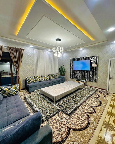 Dacha Sarik bochkada oilaviy va ulfatlar uchun