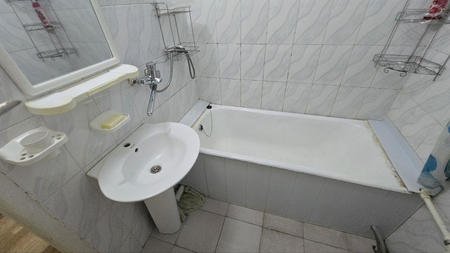 Продается 1этаж 3хоналик кирпични дом
