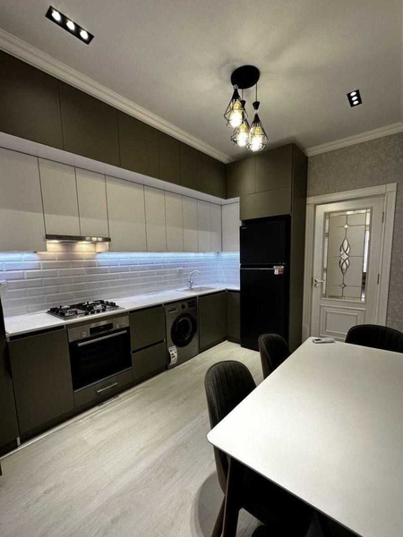 Срочно продается 4/5/9 квартира ул.Кичик Бешагач Пл:113 кв.м (МНМ)