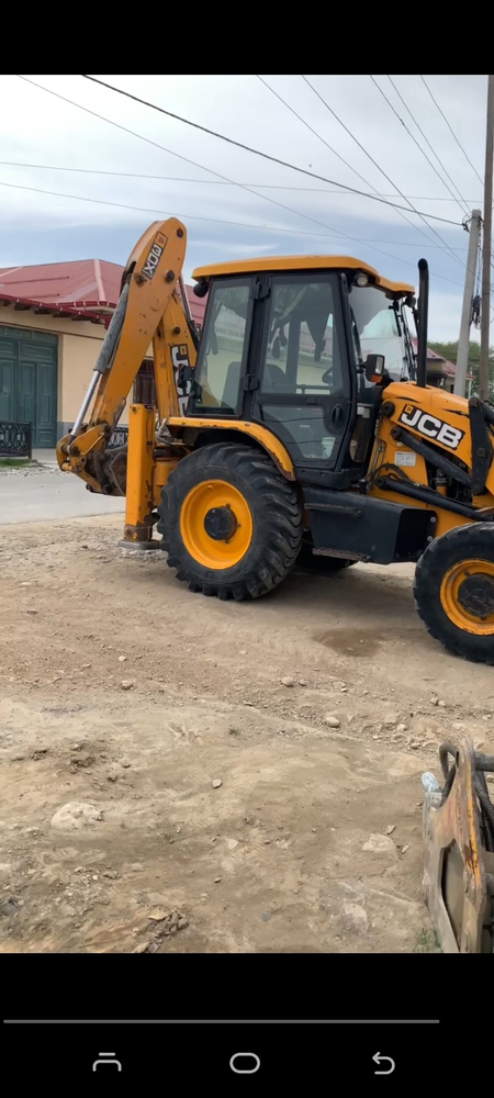 Traktor JCB 2017