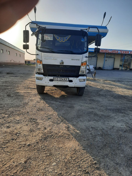HOWO самосвал авто