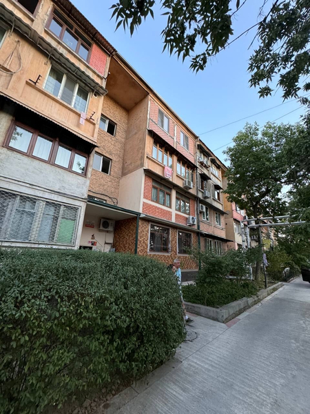 Срочно продаётся Кадышева 3х комнатная кирпич не дорого