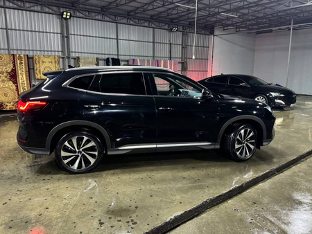 BYD Champion 605