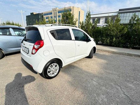 Продается автомобиль Spark автомат 2020 года