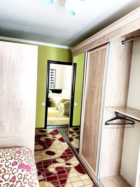 3комнатная/3/5, 68м² торец, кирп. Ор-р: Саламатина. 16 гор больница