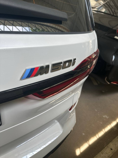 Продам BMW X7 M50 Full Option