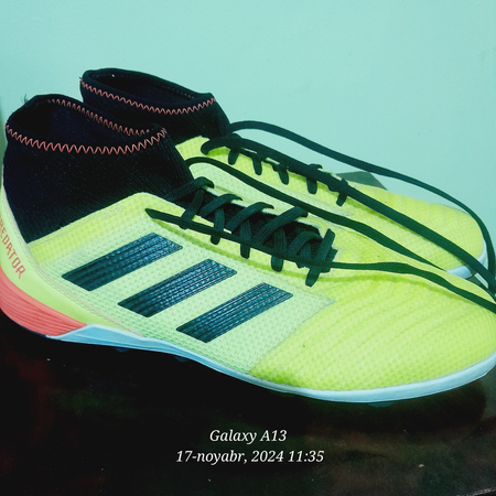 Adidas Predator original futbol butsi sotiladi razmer 43