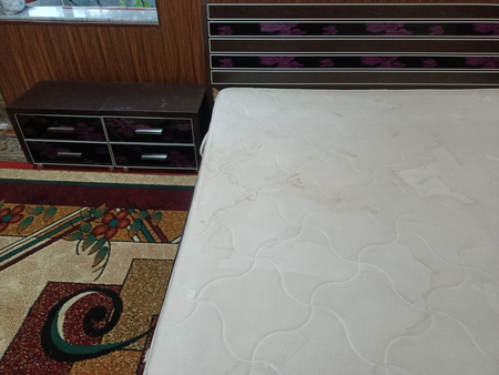 Продаётся кровать с тумбочками