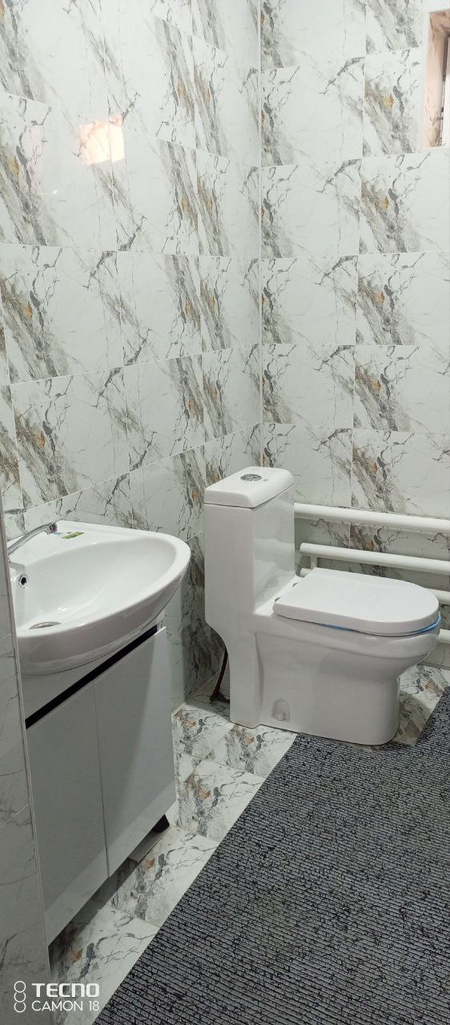 Янги хает бинокорда срочна ховли сотилади.2.55сотх.