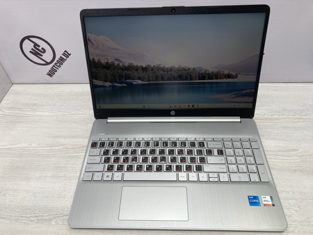 Hp i5-1235U 8/512 Intel Iris Xe Graphics
