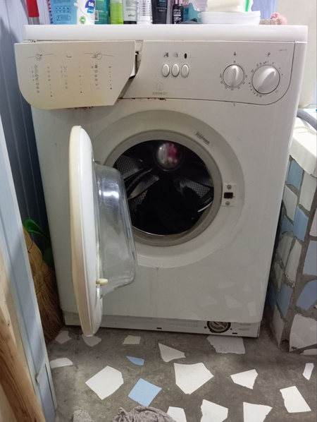 Продам стиральную машину.