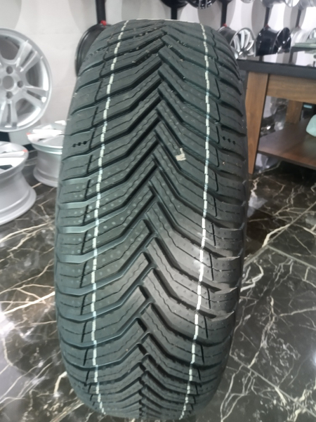 Michelin Cross Climate2 R19 R15