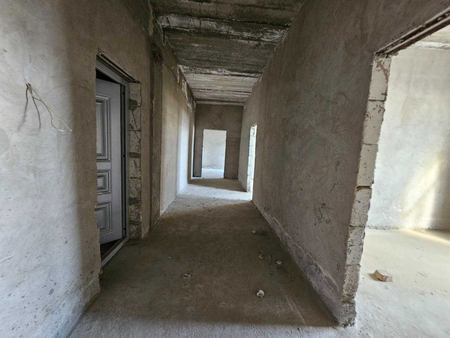 3 xonali 86m² 3-qavat sotiladi.