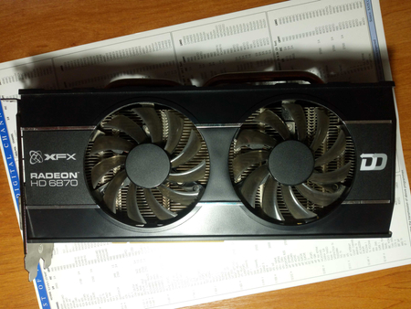 Видеокарта в отличном состоянии AMD Radeon HD 6870 DDR5 1Gb