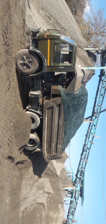 Kamaz xizmati sheben qum tosh tuproq stroy musur