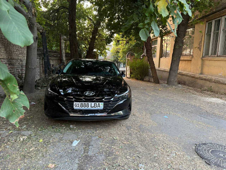 Автомобиль Hyundai Elantra 2021 2.0L Full пакет