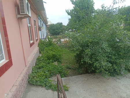 Эски шахар авто школадан ичкарига ховли сотилади.