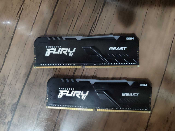 Kingston 64GB,  2x32GB DDR4, 3200MHz  идеальный состояние