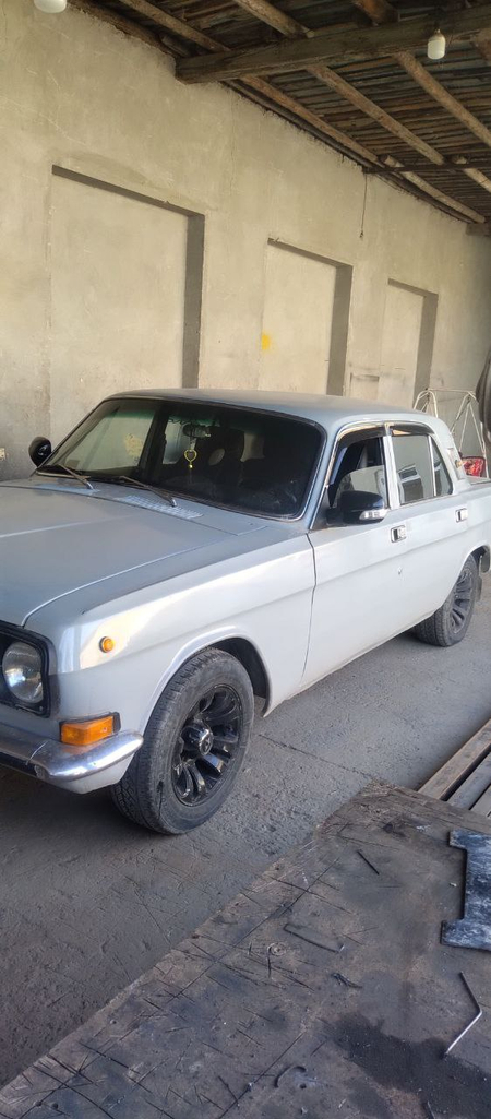 Gaz 24. Хороший состояние