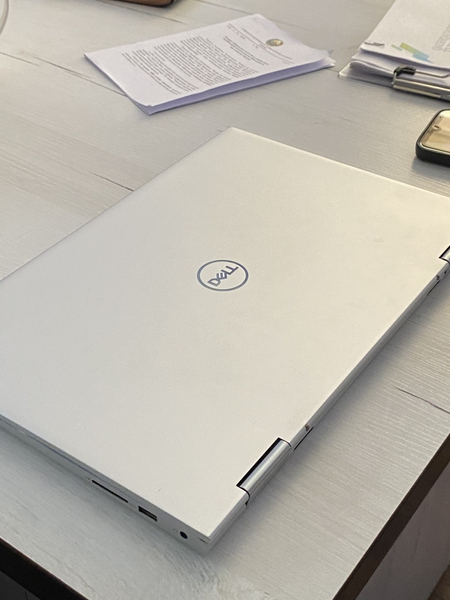 Dell inspiron 10 Core i7 1065G7