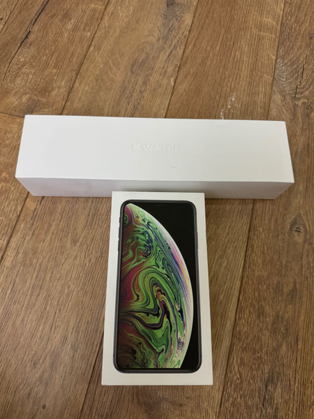 Продается iphone XS max 256gb dual sim и часы apple watch 4 44mm