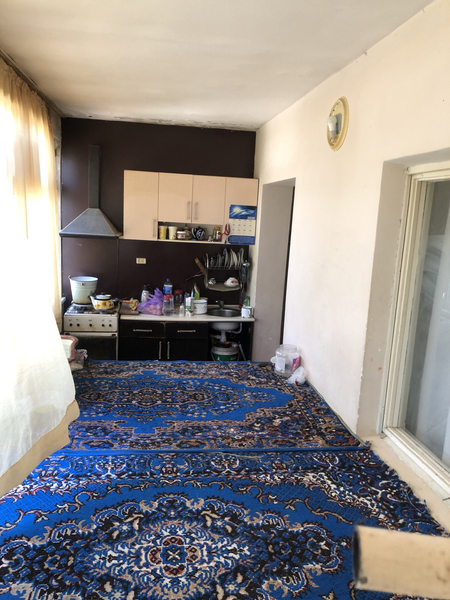 3 xonali kvartira sotiladi.manzil qarshi shahar Buyuk turon MFY
