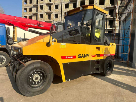 Пневмошинный каток (SANY) 16T
Модель - SPR160C