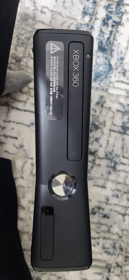 Xbox 360 в хорошем состоянии почти не пользовались.