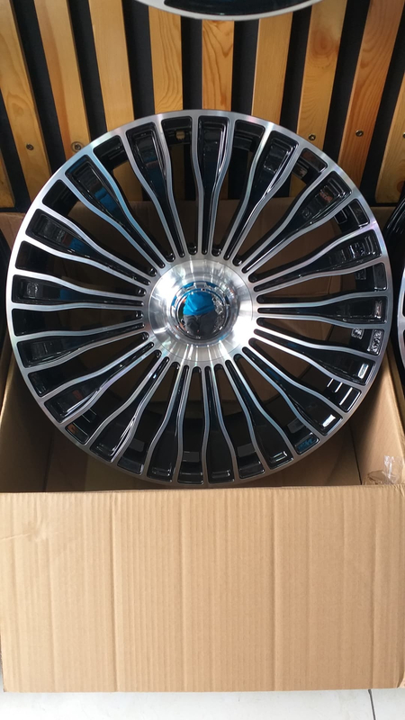 Maybach R20 разноширокий